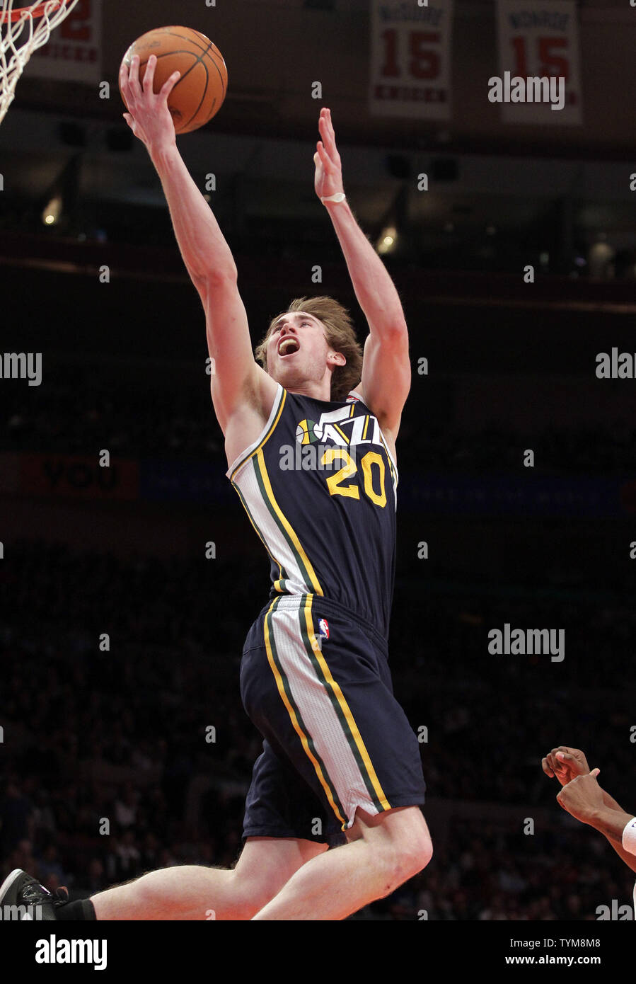 Utah Jazz Gordon Hayward drives to the basket in the third quarter ...