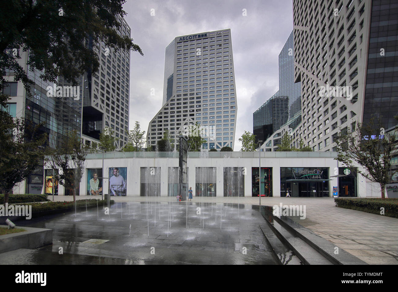 Overpasses office buildings hi-res stock photography and images - Alamy