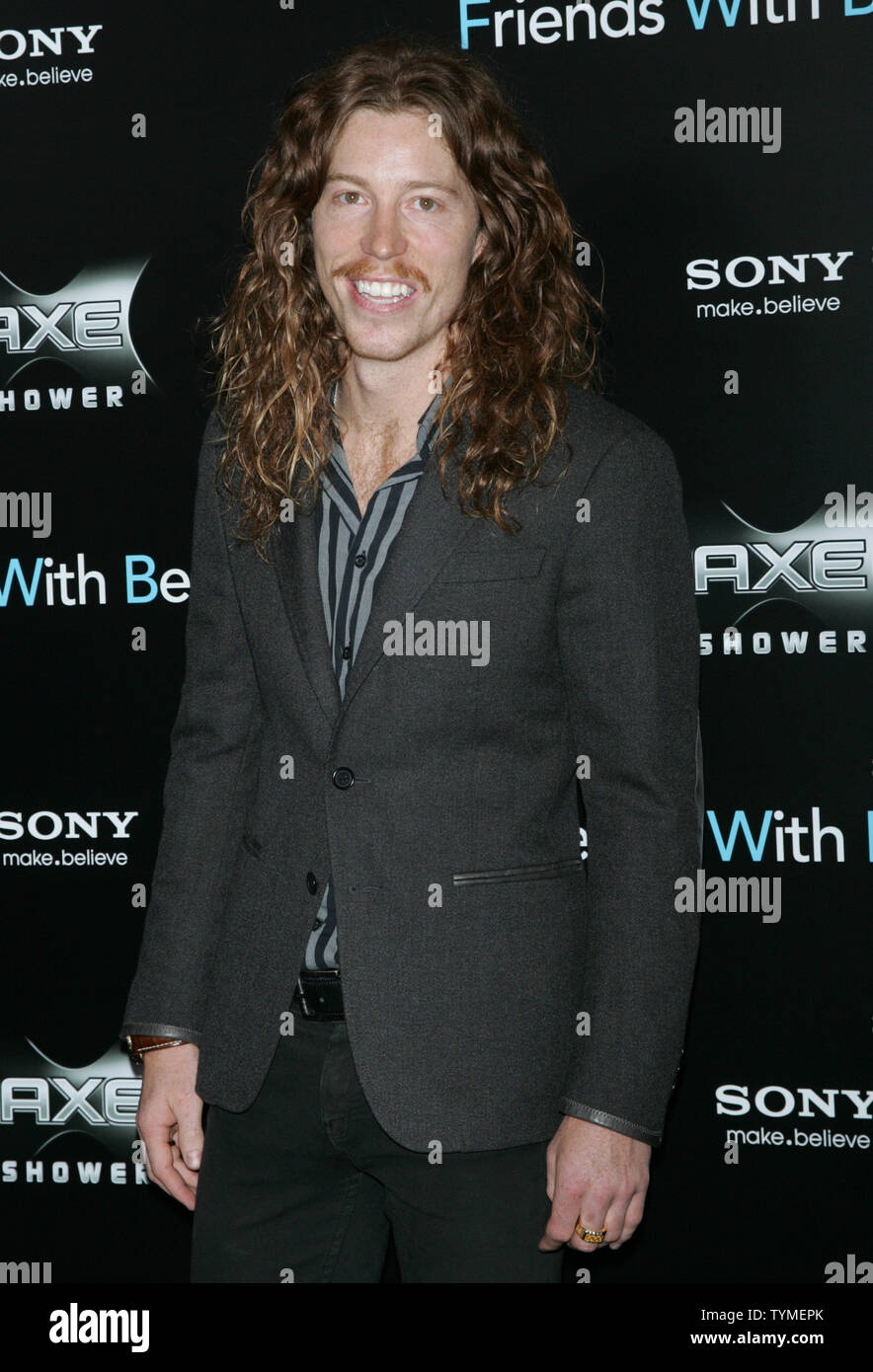Shaun White arrives for the "Friends With Benefits" Premiere at the ...