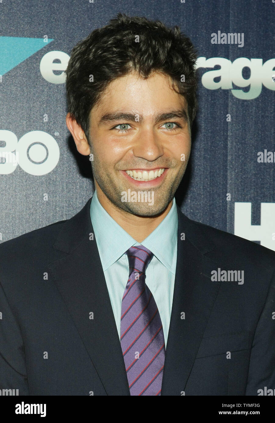 Adrian Grenier arrives for the "Entourage" premiere at The Beacon ...