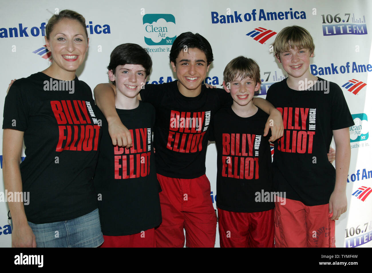 The cast of "Billy Elliott" (L-R) Liz Pearce, Peter Mazurowski ...
