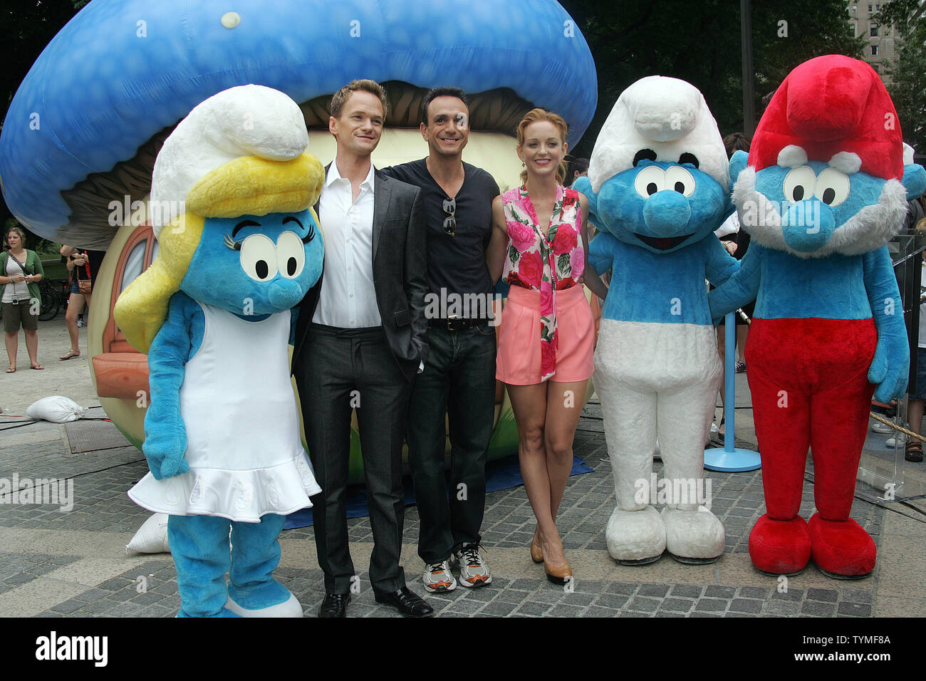 Neil patrick harris and hank azaria hi-res stock photography and images ...