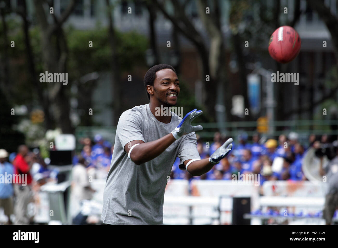 Anthony mackie ea sports madden hi-res stock photography and images - Alamy