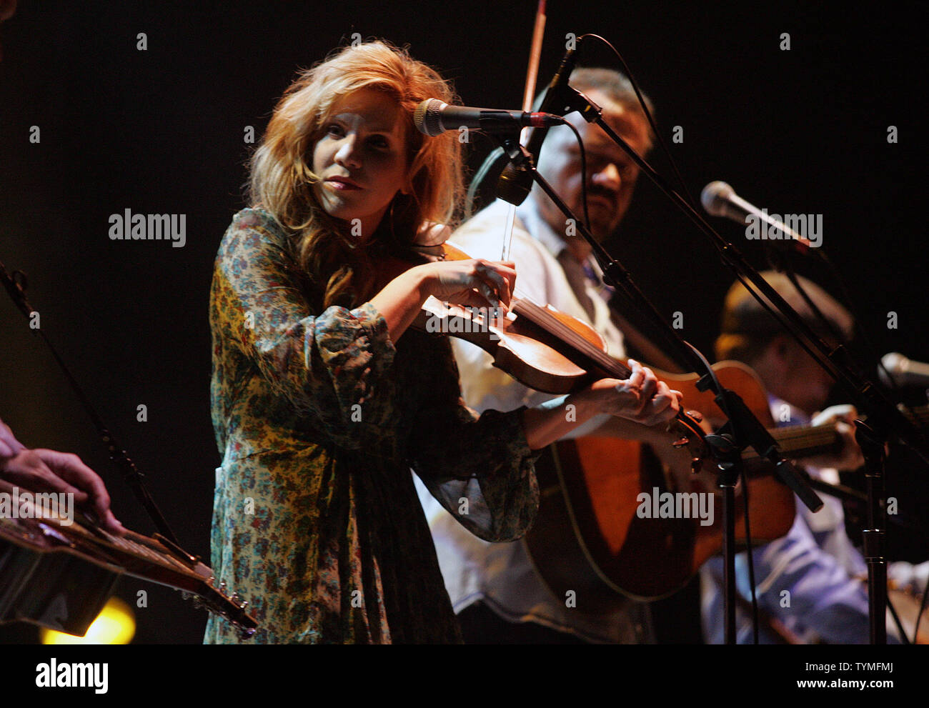 Alison Krauss High Resolution Stock Photography and Images - Alamy