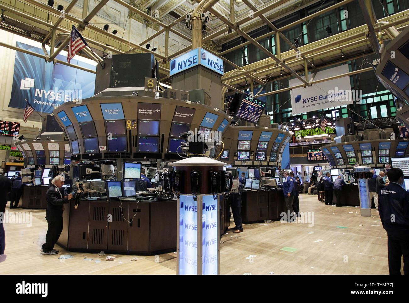 Empty stock exchange floor hi-res stock photography and images - Alamy