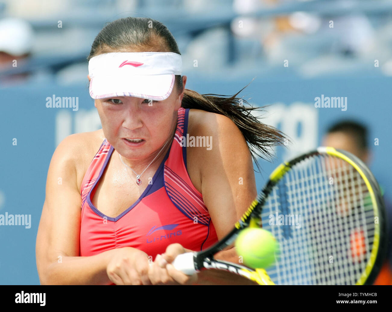 Peng shuai china returns ball hi-res stock photography and images - Alamy