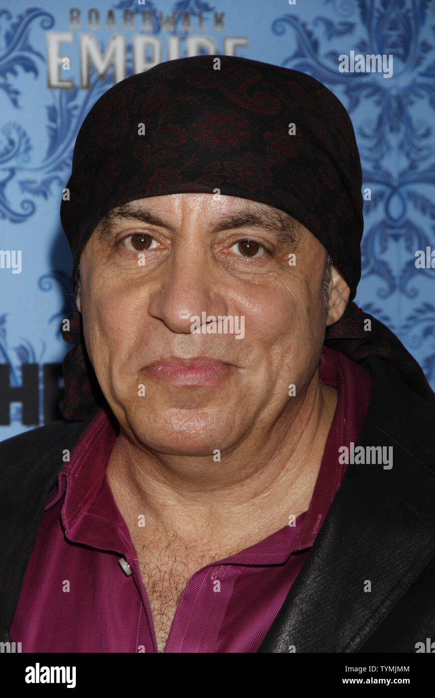 Steve van Zandt arrives for the "Boardwalk Empire" Premiere at the ...