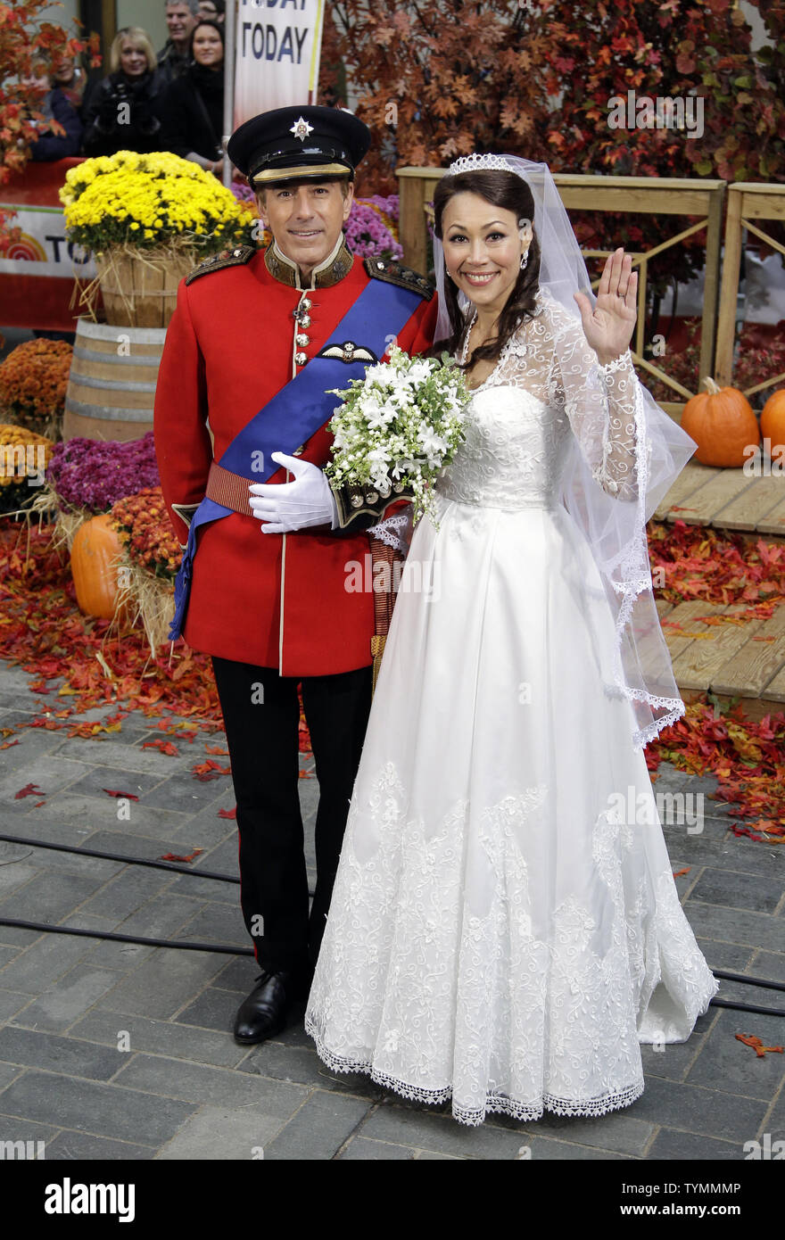 Matt Lauer and Ann Curry dress as Prince William and Kate Middleton for ...