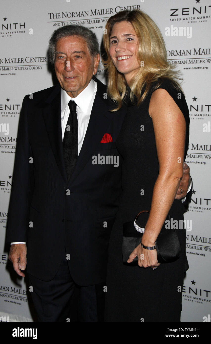 Tony Bennett arrives for the Norman Mailer Center's Third Annual ...