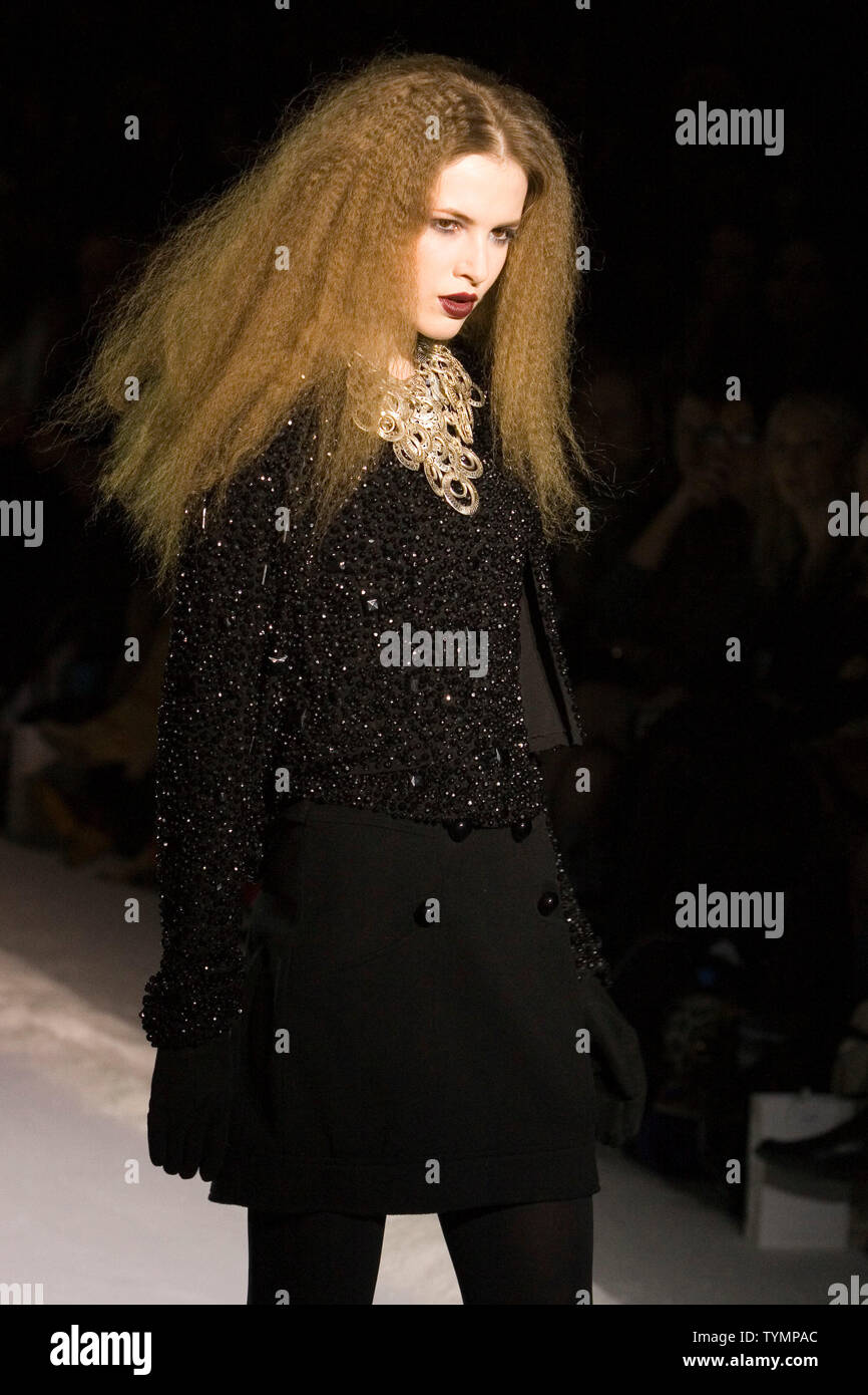 Julien mcdonald dress hi-res stock photography and images - Alamy