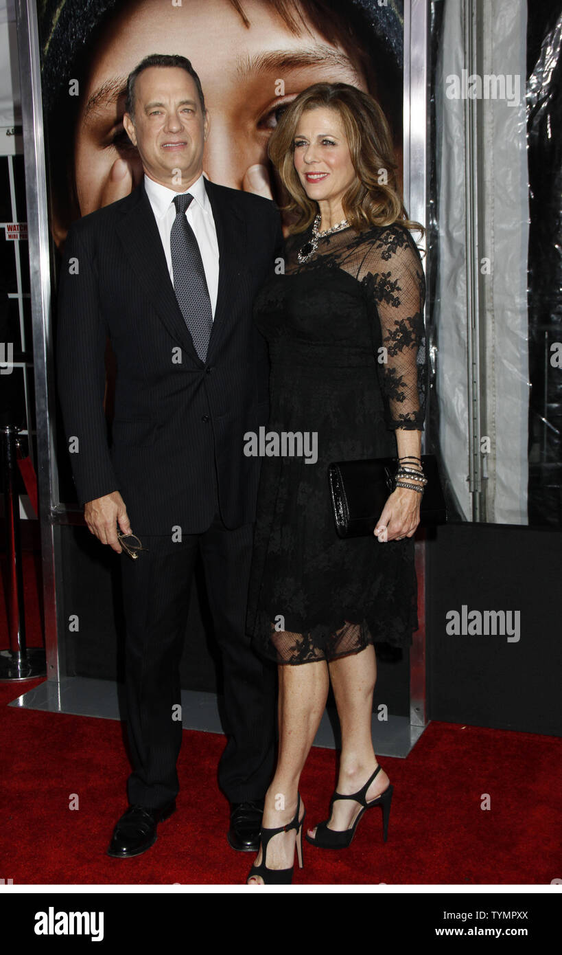 Tom Hanks and Rita Wilson arrive for the "Extremely Loud and Incredibly ...