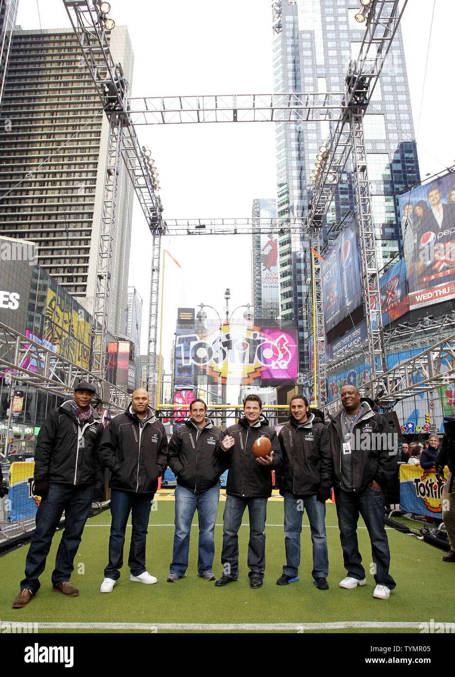 Eddie George, Antonio Pierce, Bill Gramatica, Nick Lachey, Martin ...