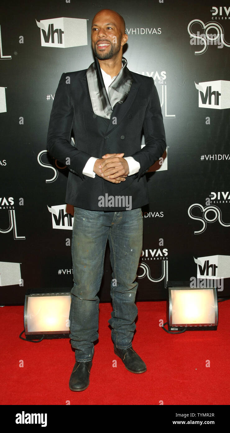 Musician Common arrives for the "VH1 Divas Celebrates Soul" concert at ...
