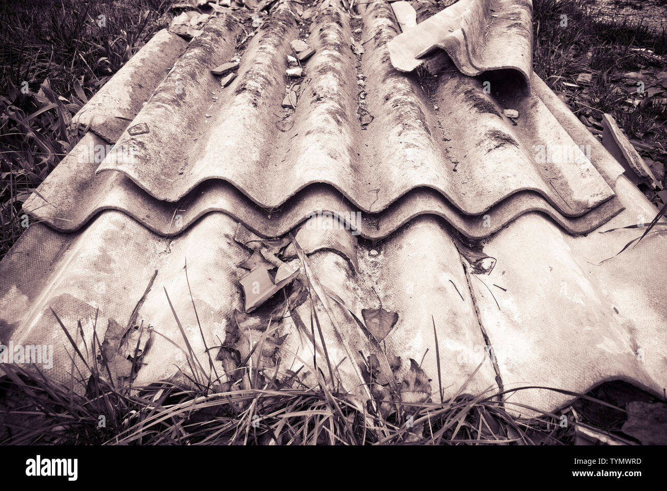 Asbestos Panels High Resolution Stock Photography and Images - Alamy