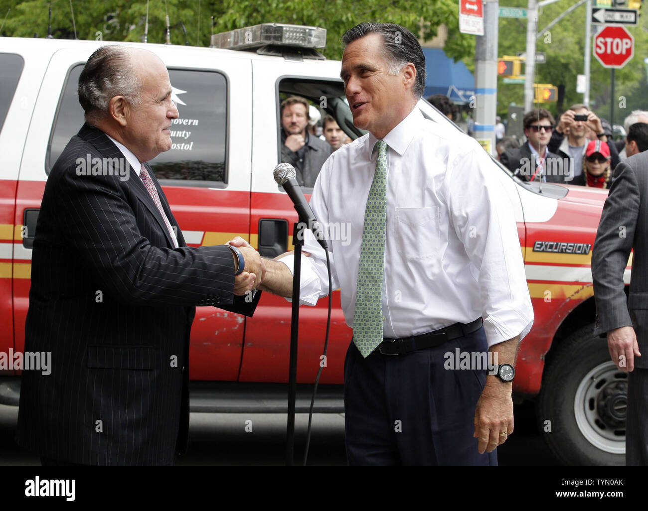 U.S. Republican Presidential Candidate Governor Mitt Romney and former ...