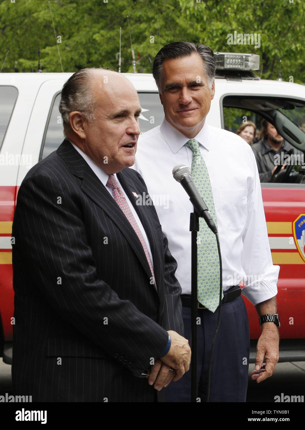 U.S. Republican Presidential Candidate Governor Mitt Romney and former ...