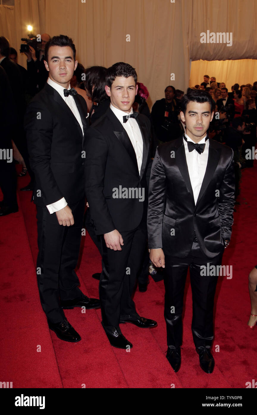 Jonas brothers 2012 hi-res stock photography and images - Alamy