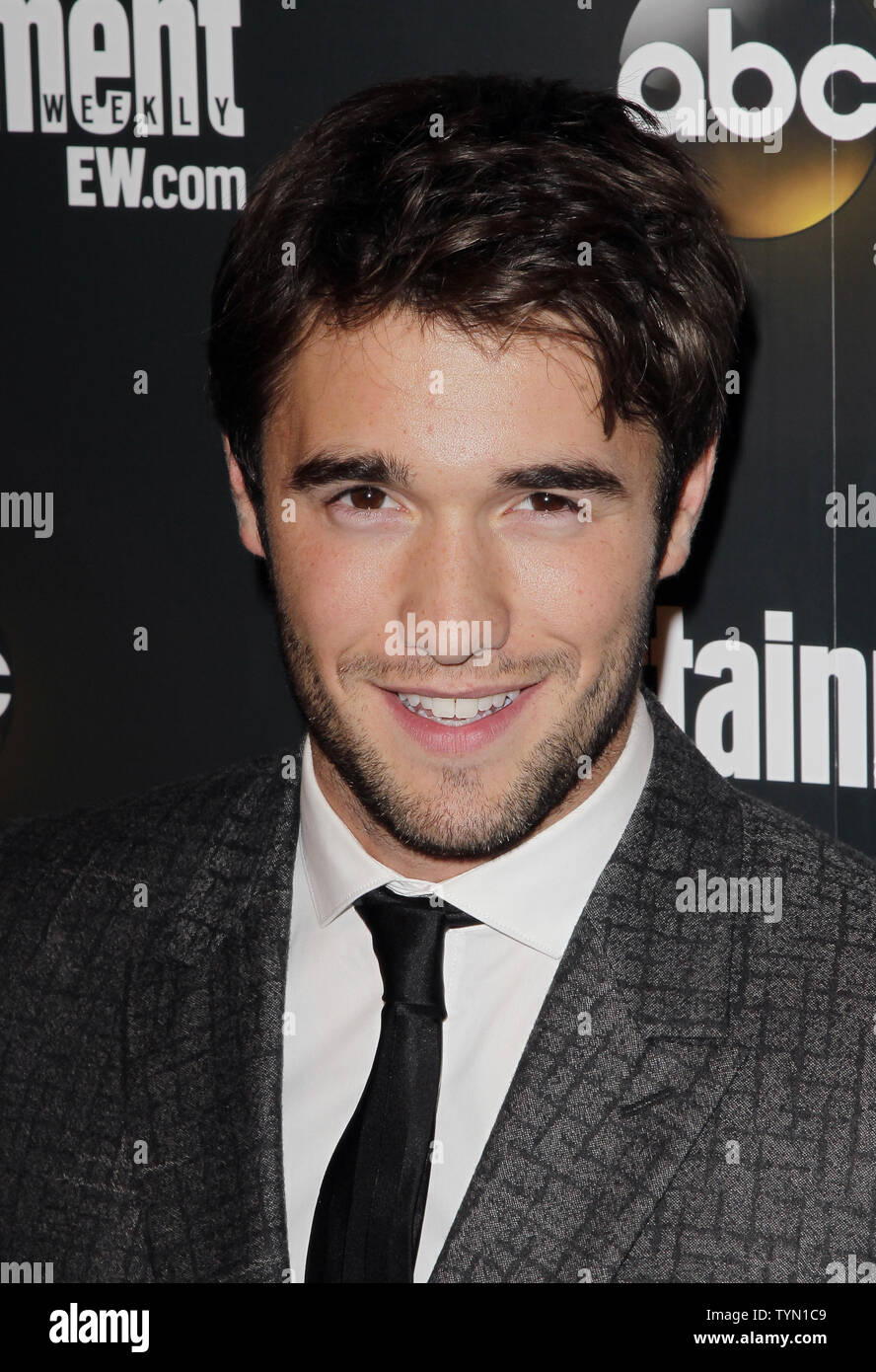 Josh Bowman attends the Entertainment Weekly / ABC Upfront party at PH ...