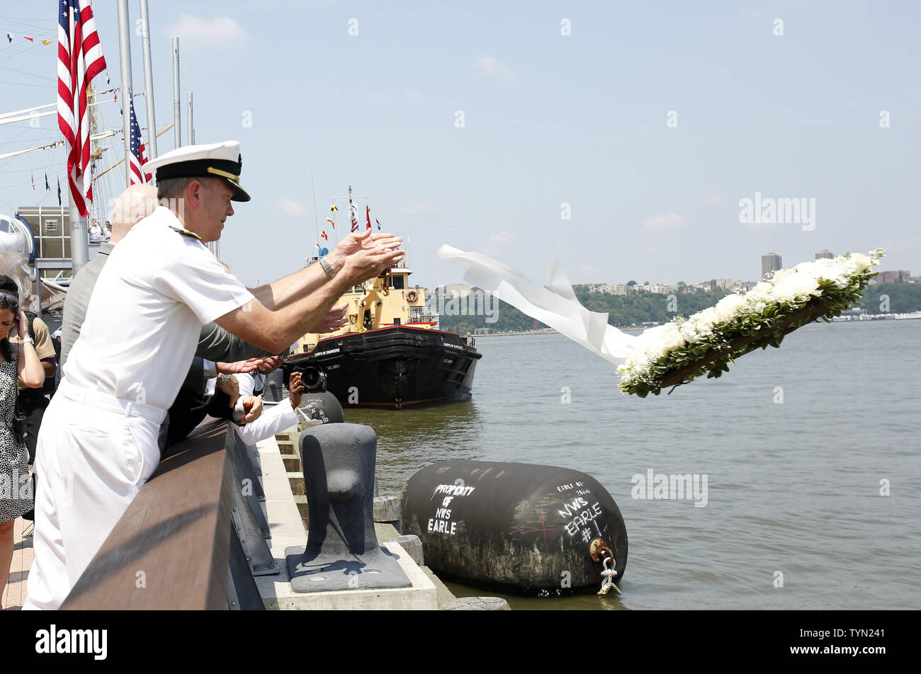 Commander, Navy Installation Command Vice Adm. William French and New ...