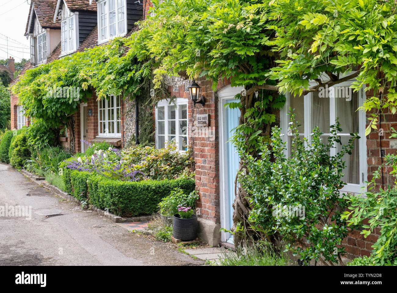 Period cottages in Turville village in the chilterns. Buckinghamshire ...