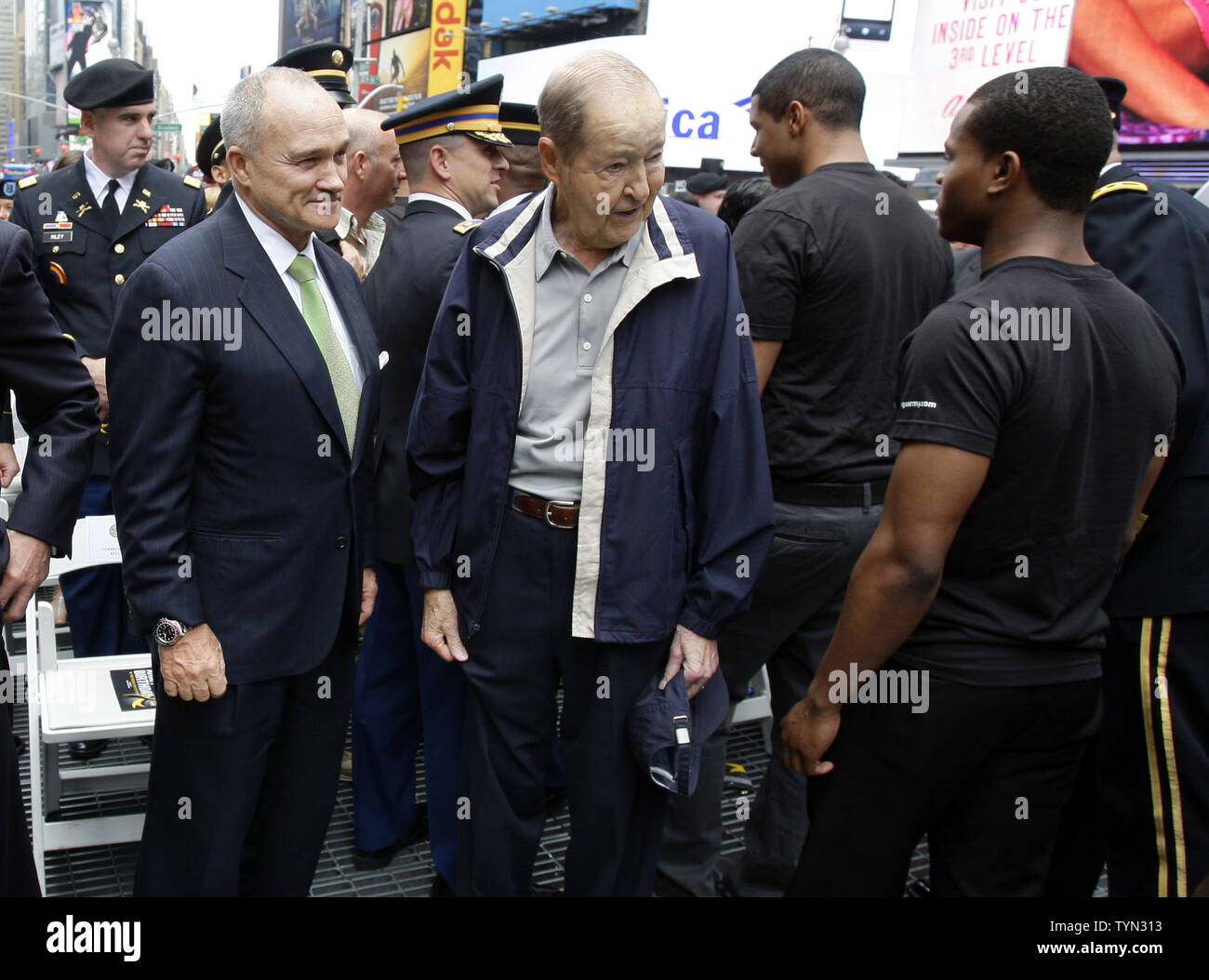 Nypd police chief hi-res stock photography and images - Alamy