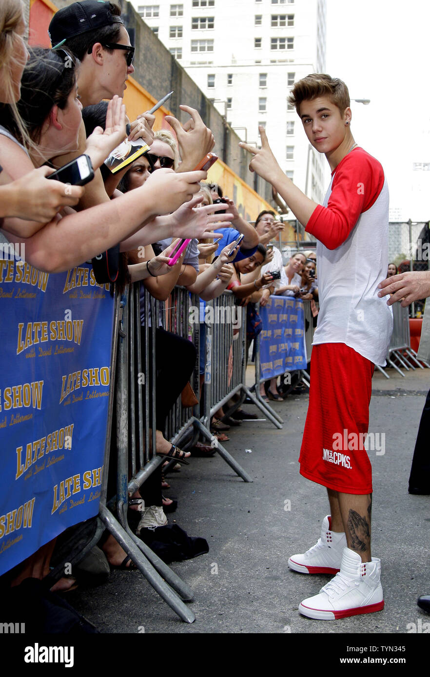 Justin Bieber meets fans outside of the Ed Sullivan Theater before ...