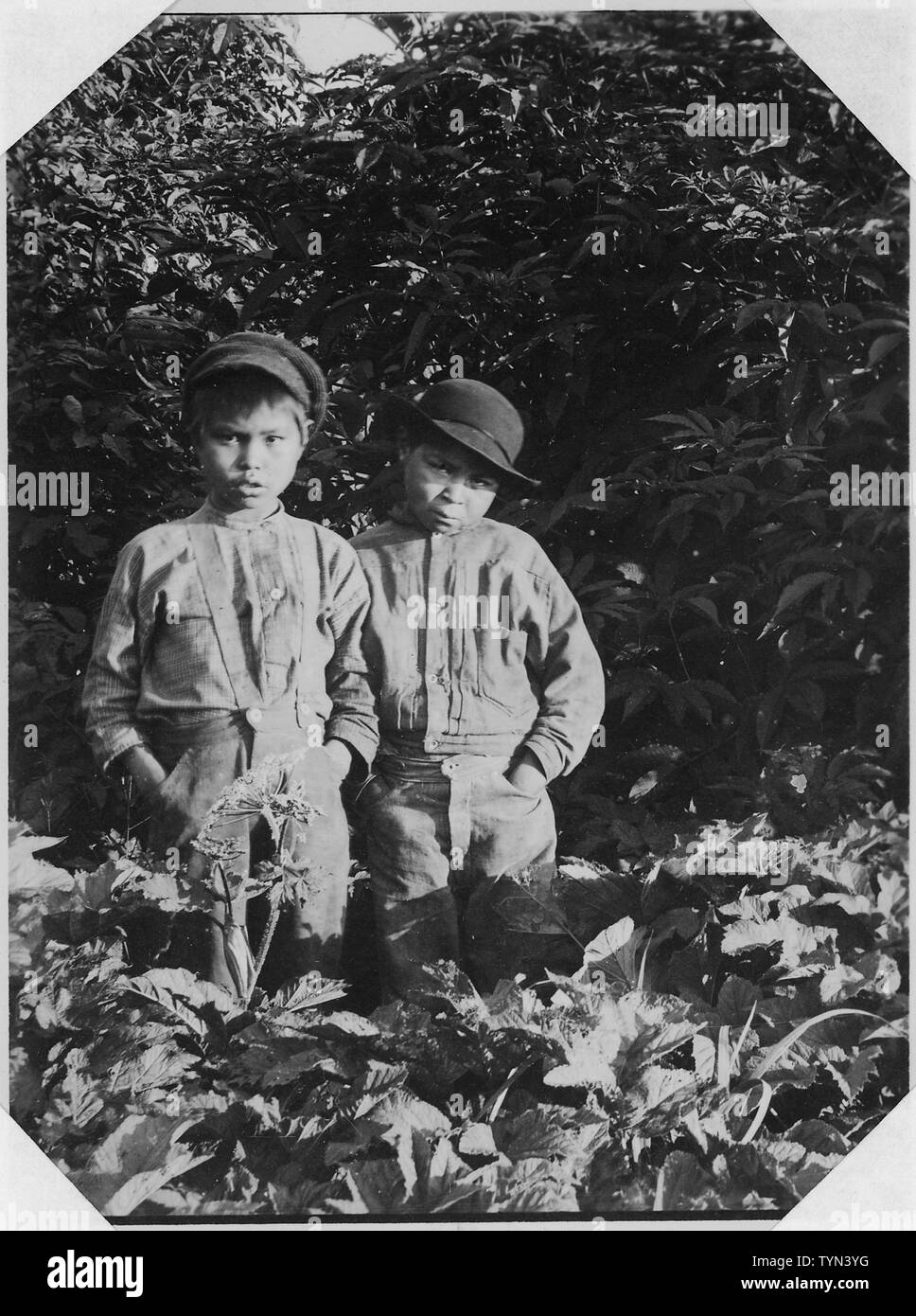Two unidentified Indian boys Stock Photo - Alamy