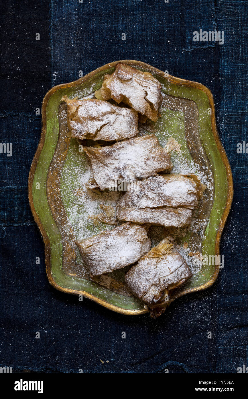 Traditional apples hi-res stock photography and images - Alamy