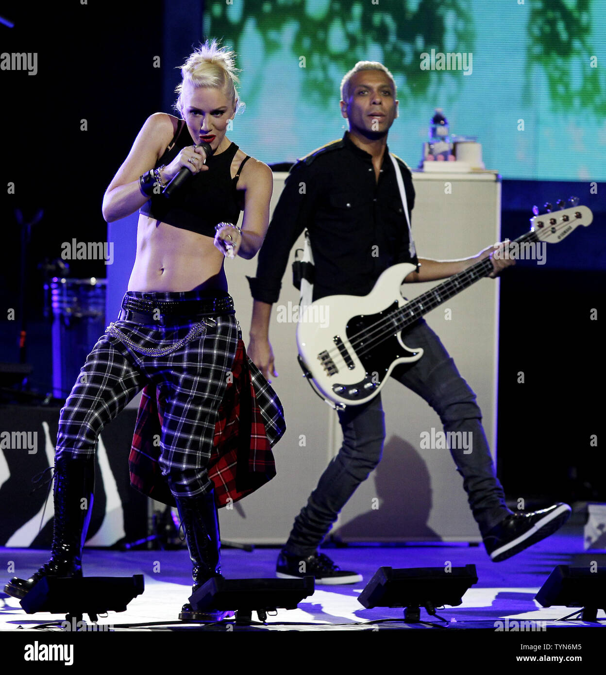 Gwen Stefani and No Doubt perform at the 2012 NFL Kickoff Concert at ...