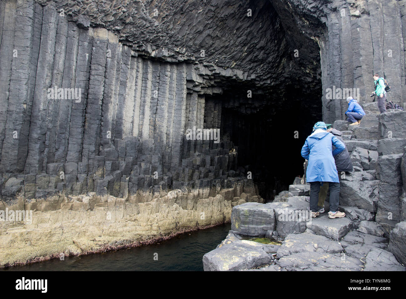 Fingal’s cave on the isle of staffa hi-res stock photography and images ...