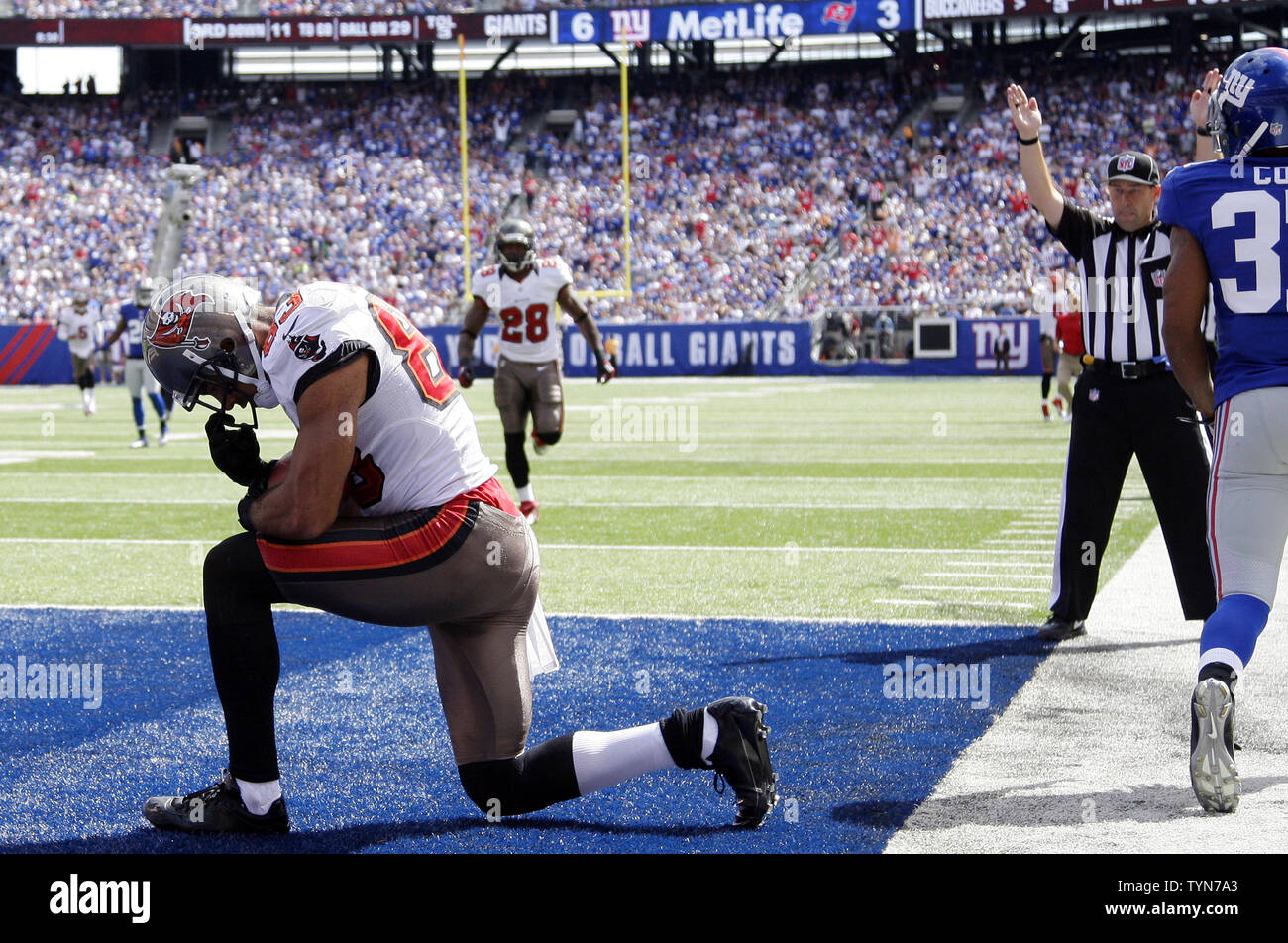 Tampa Bay Buccaneers Vincent Jackson reacts after scoring on a 29 yard ...