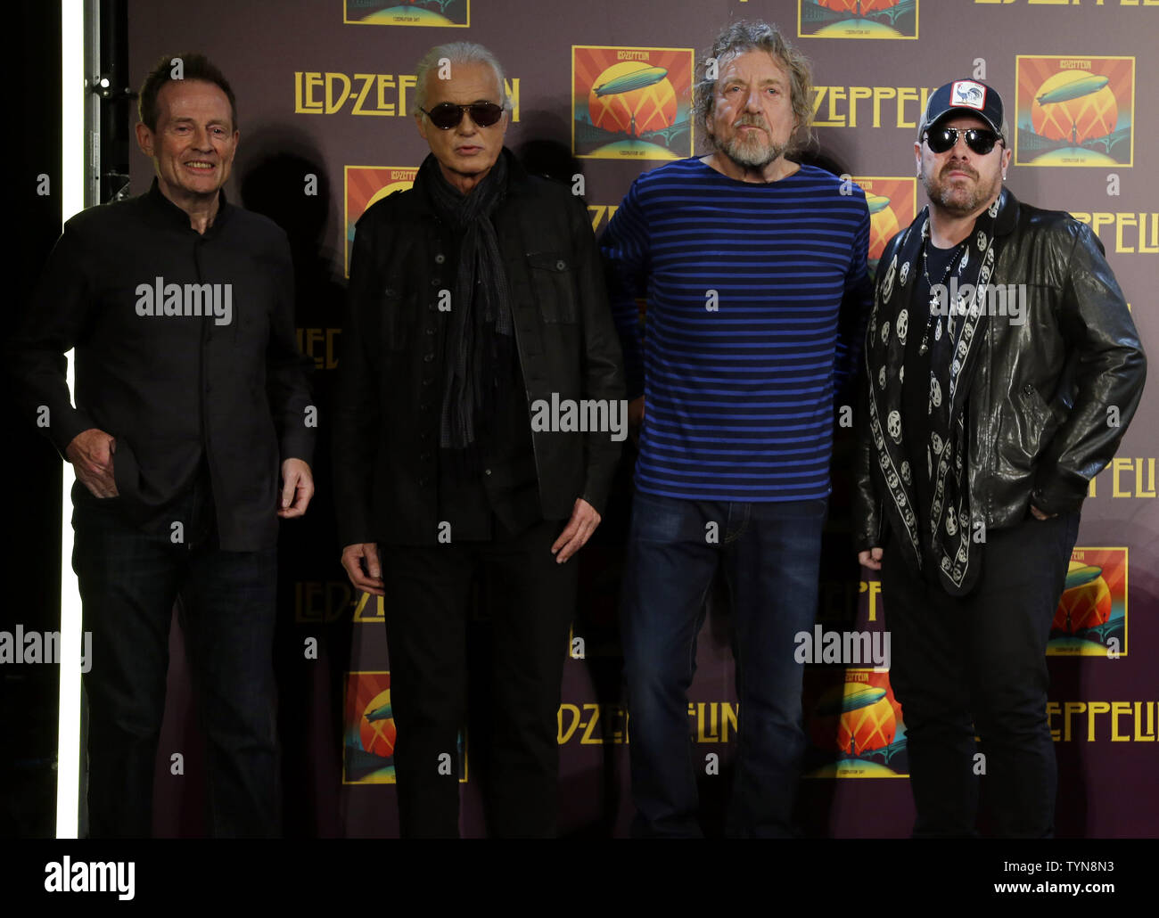 Jimmy page and robert plant hi-res stock photography and images - Alamy