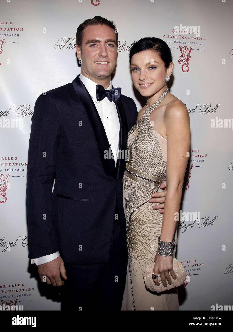 Jessica Stam arrives on the red carpet at the Gabrielle's Angel ...