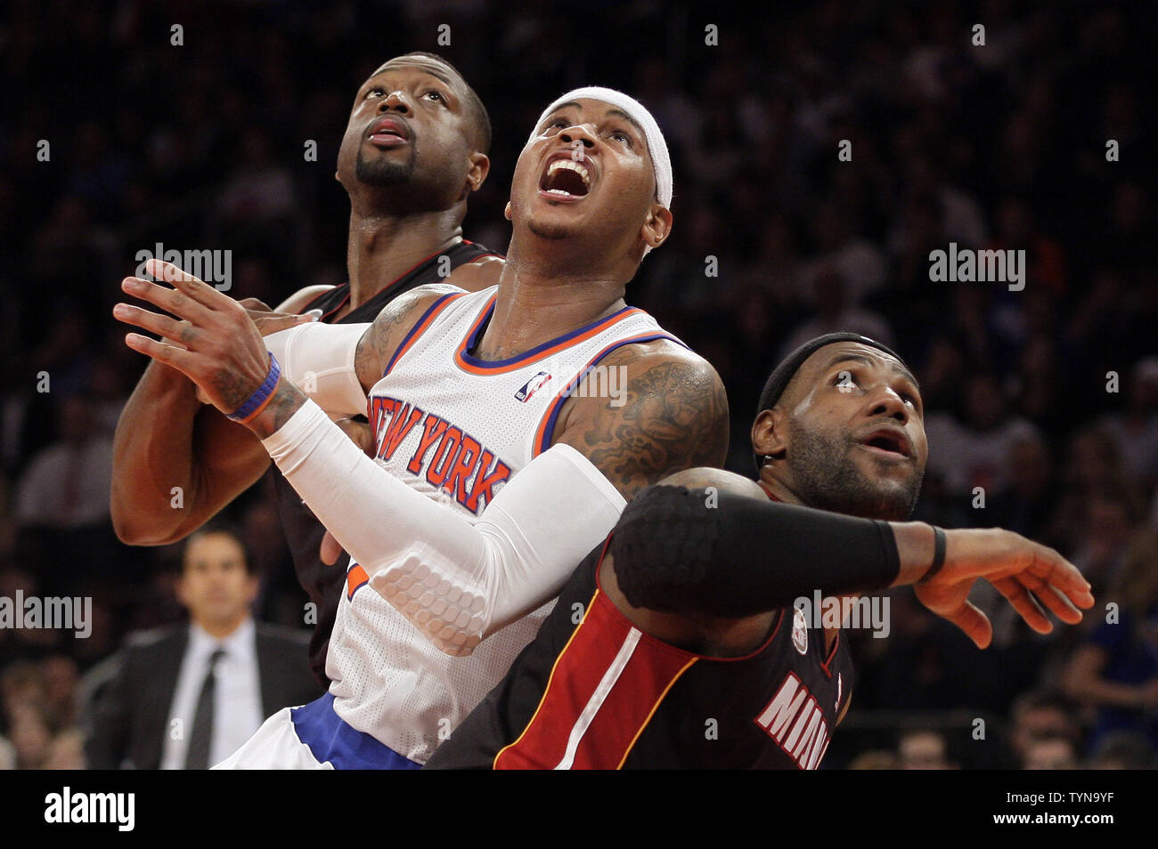 Lebron james and carmelo anthony hi-res stock photography and images ...