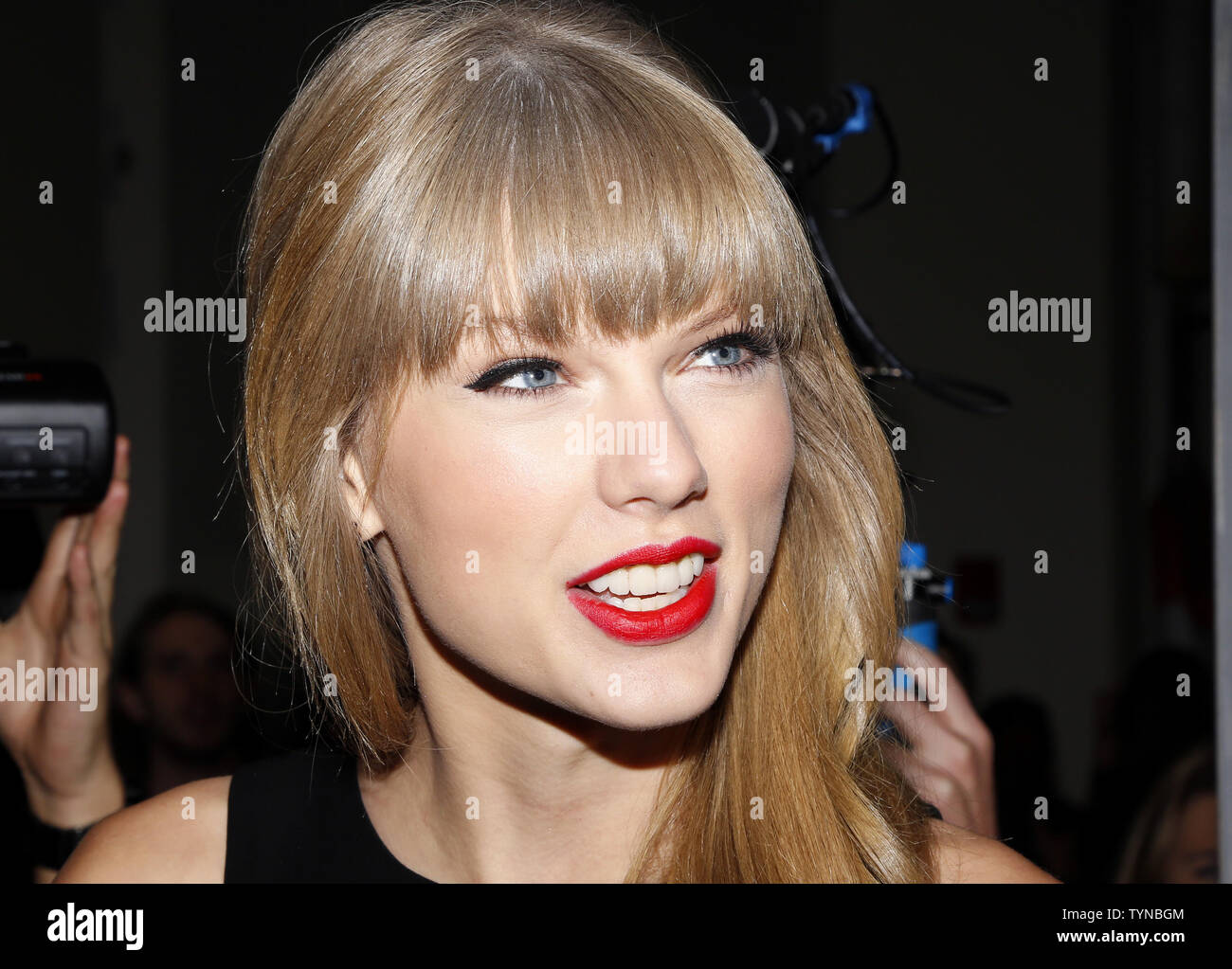 Taylor swift 2012 hi-res stock photography and images - Alamy
