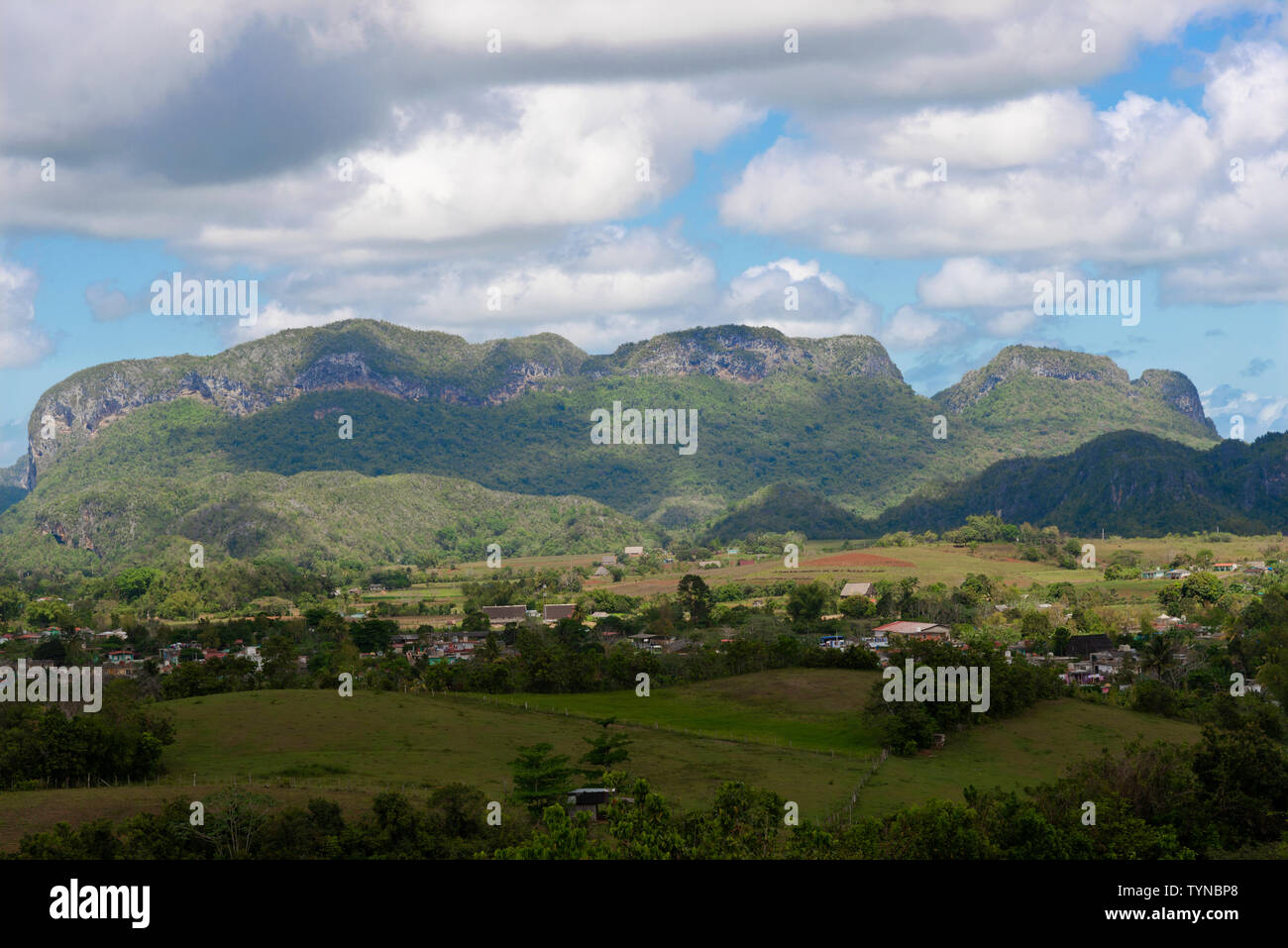 Parque nacional valle de vinales hi-res stock photography and images ...