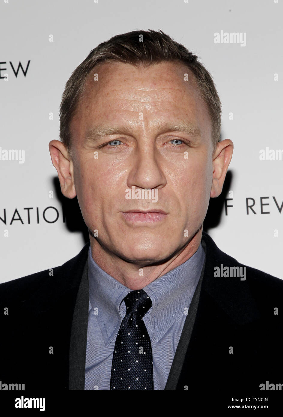 Daniel Craig arrives on the red carpet at the National Board of Review ...