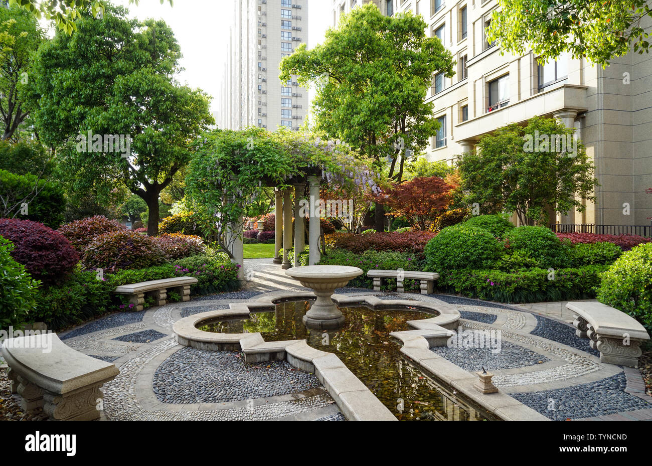 Backyard design guide hi-res stock photography and images - Alamy