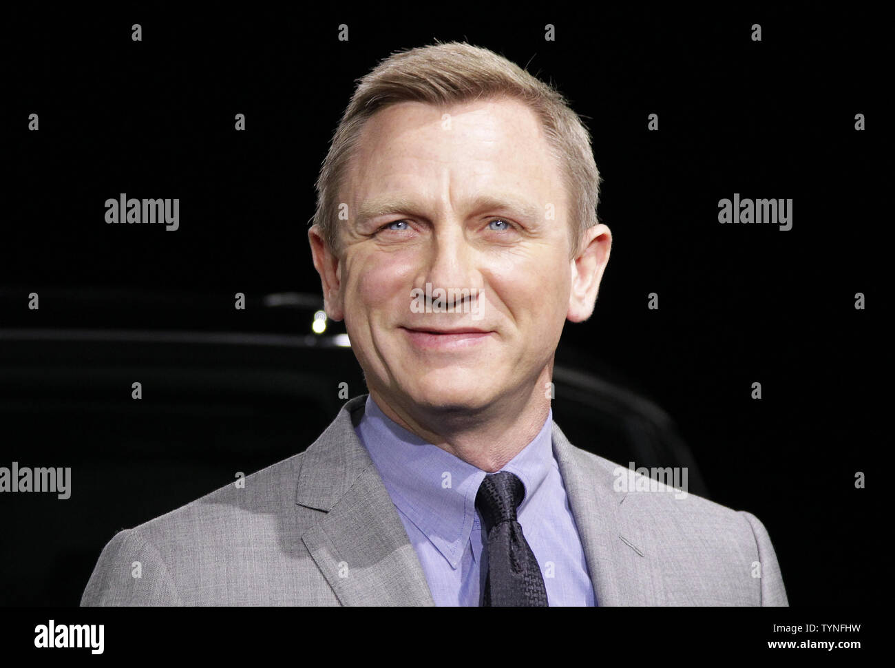 Daniel Craig unveils the new Range Rover Sport in advance of the cars ...