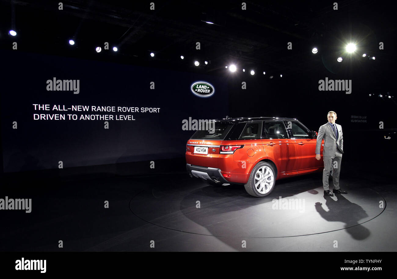 Global launch new range rover hi-res stock photography and images - Alamy