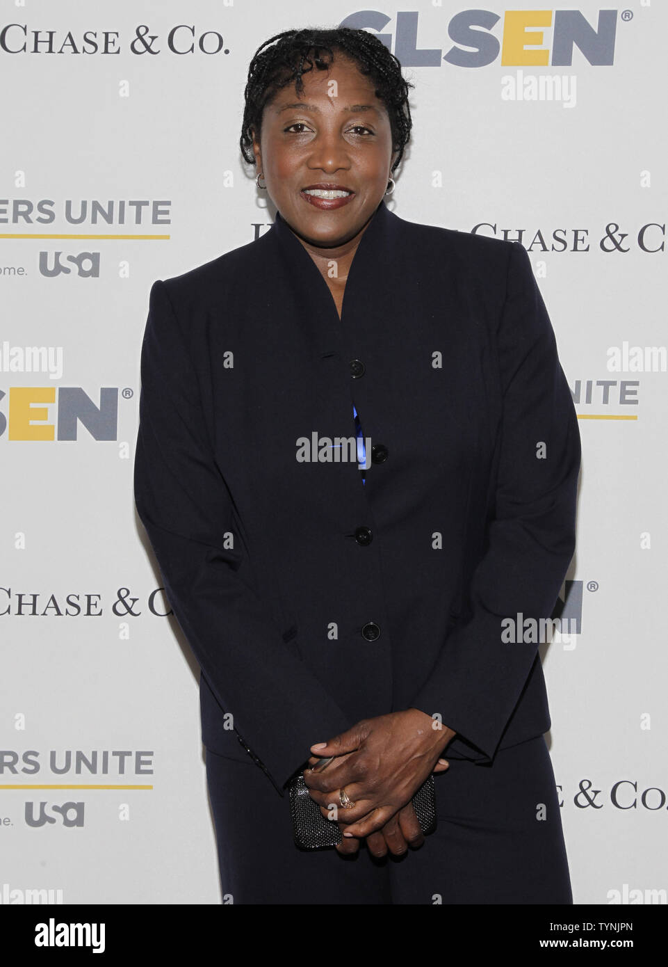 Theresa Edwards arrives on the red carpet at the 10th Annual GLSEN ...