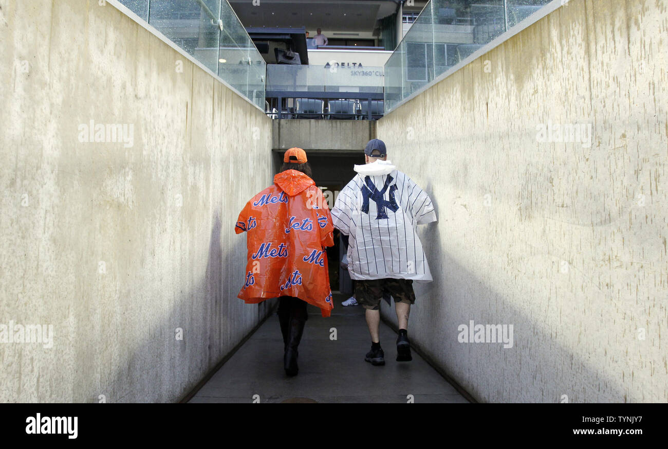Ponchos sitting hi-res stock photography and images - Alamy