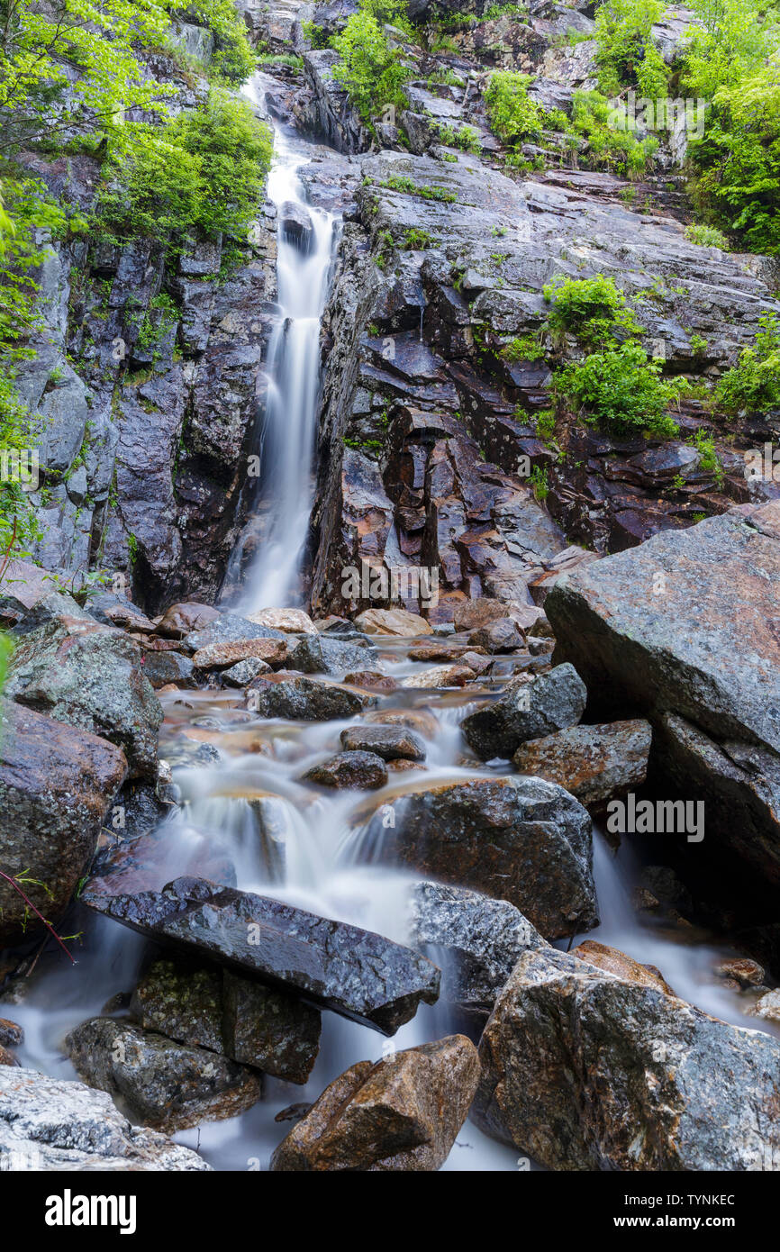 Silver Cascade in Crawford Notch State Park in the New Hampshire White ...