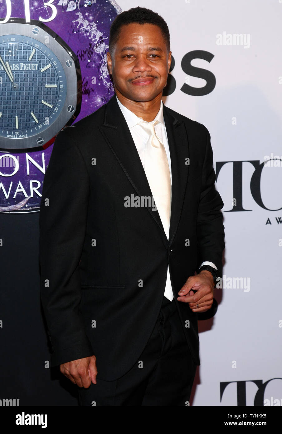 Cuba Gooding Jr. arrives on the red carpet at the 67th Annual Tony ...