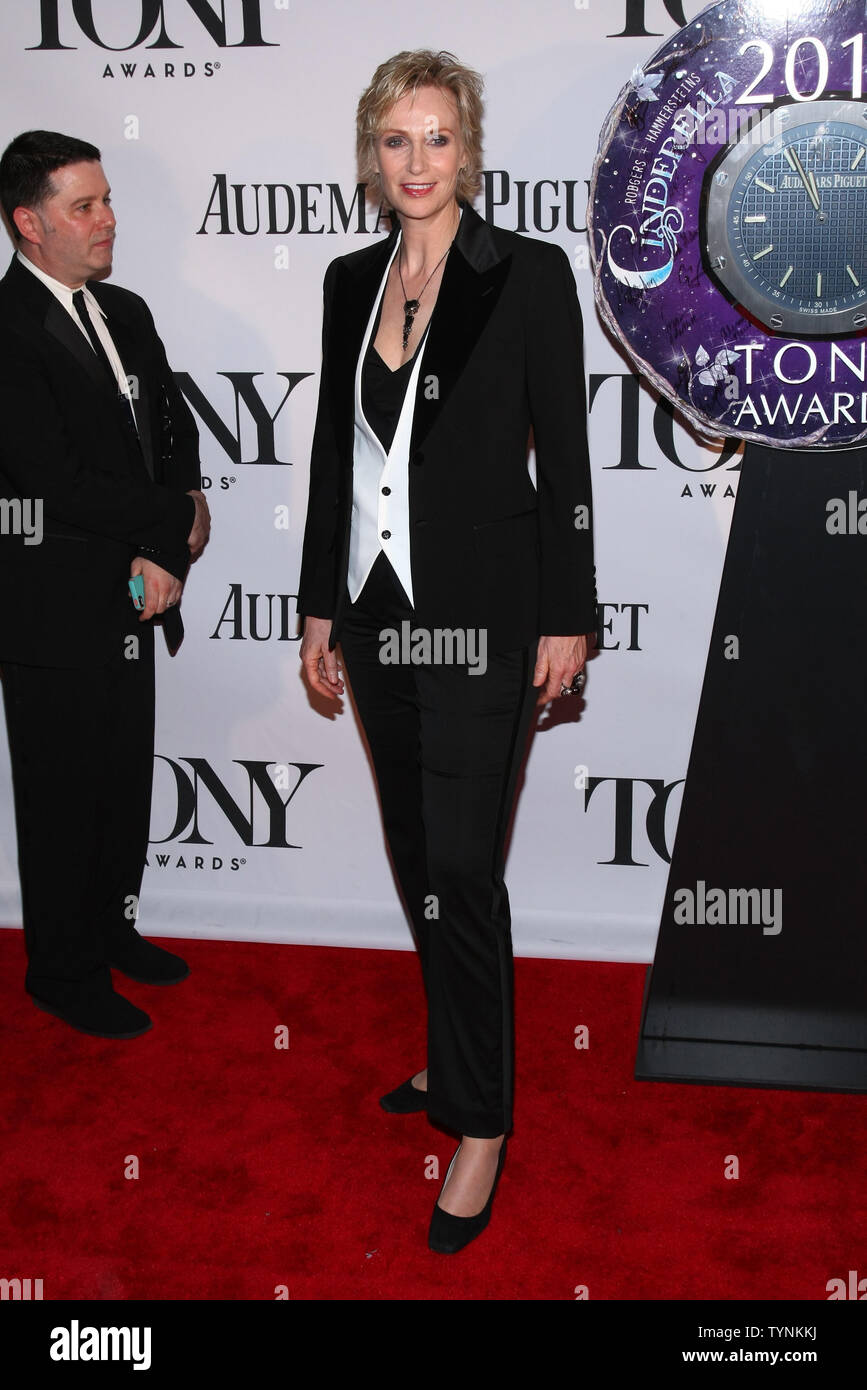 Jane Lynch arrives on the red carpet at the 67th Annual Tony Awards ...