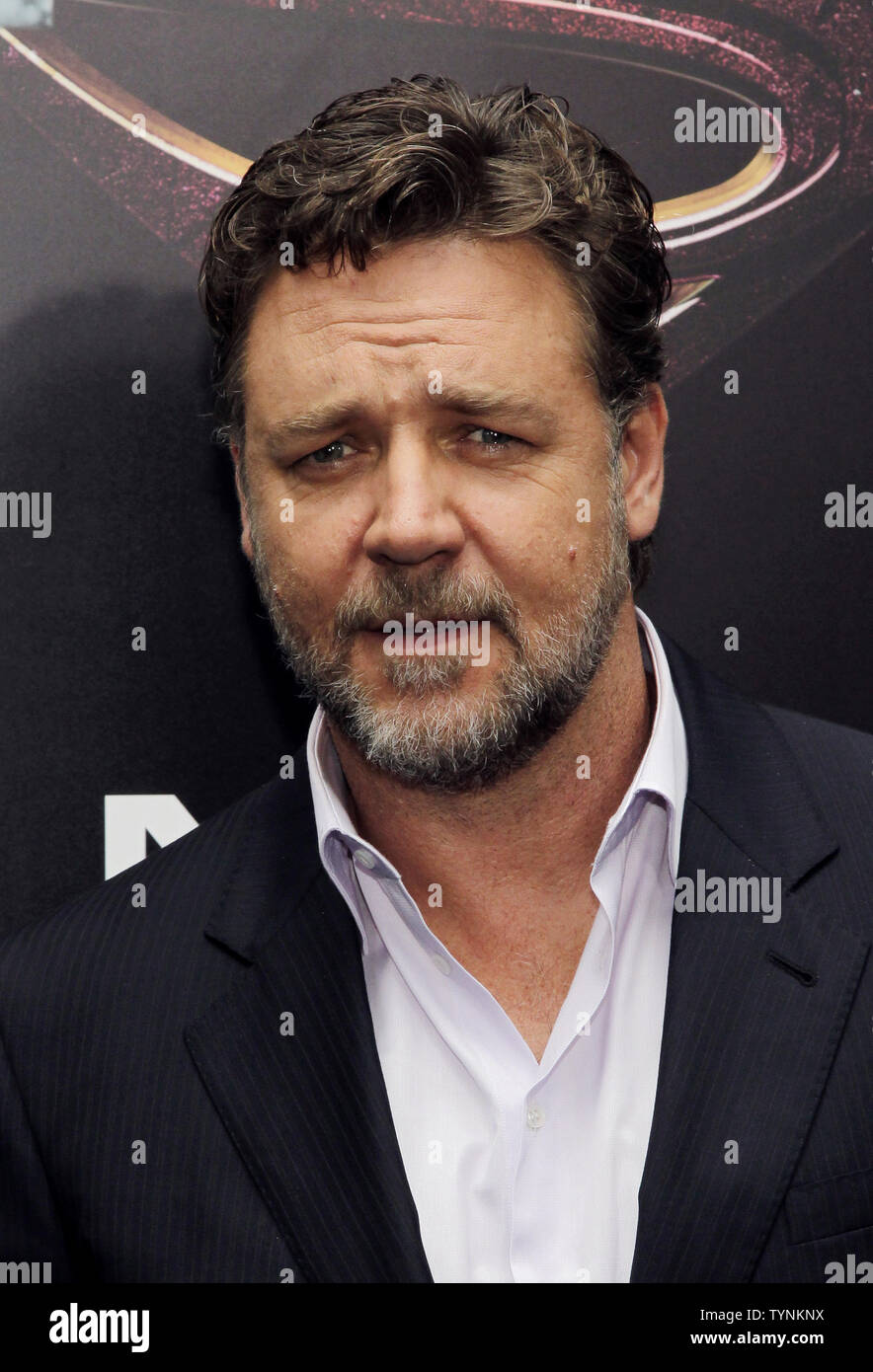 Russell Crowe arrives on the red carpet at the Man Of Steel World ...
