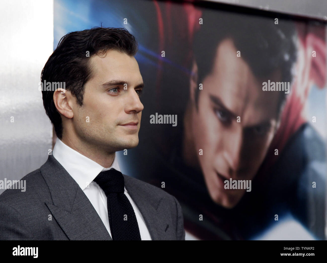 Henry Cavill arrives on the red carpet at the Man Of Steel World ...