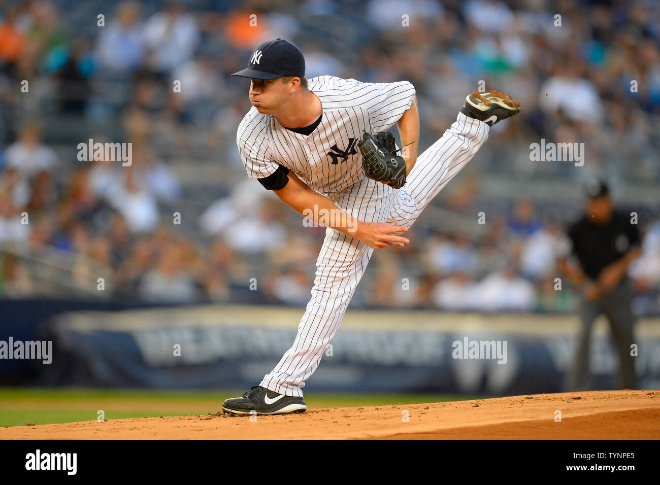 New York Yankees Adam Warren (43) throws against the Toronto Blue Jays ...