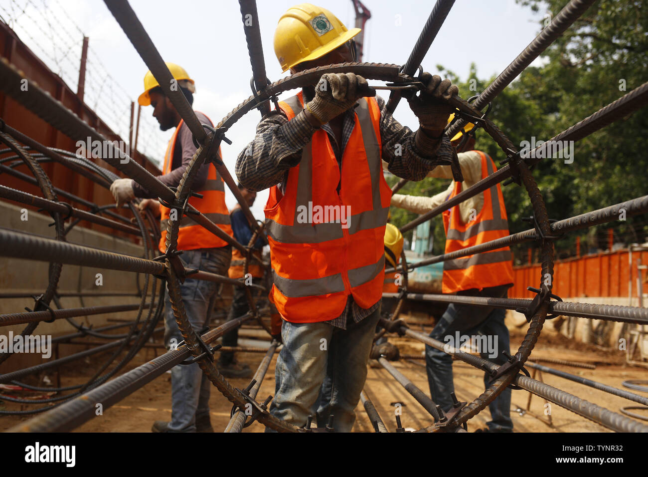 Dhaka mass transit company limited hi-res stock photography and images ...
