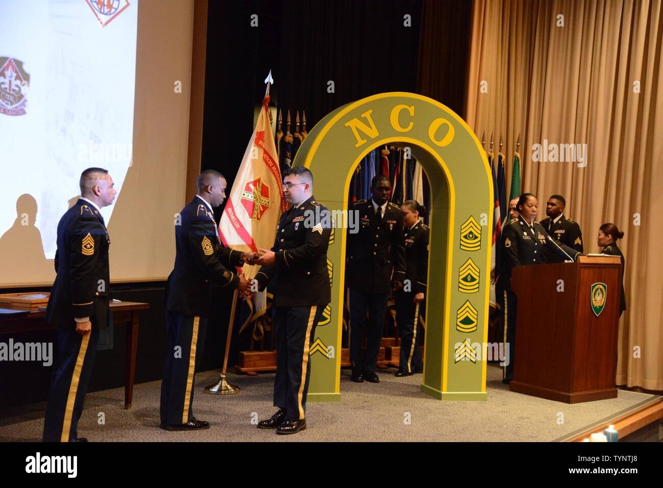 Sig corps usa hi-res stock photography and images - Alamy
